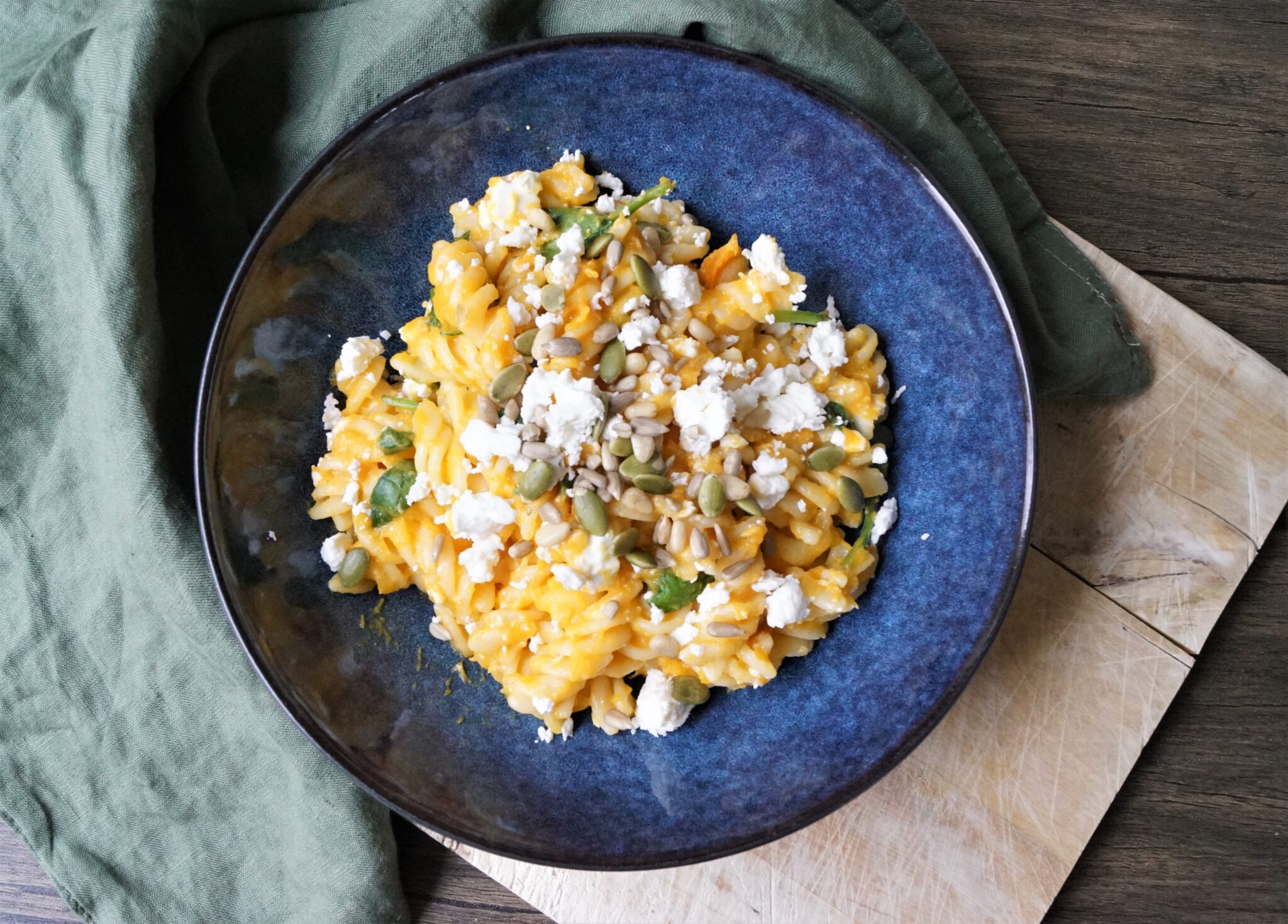 Halloween: Pasta med fetaost och slökokt pumpa – Lindas Mathörna